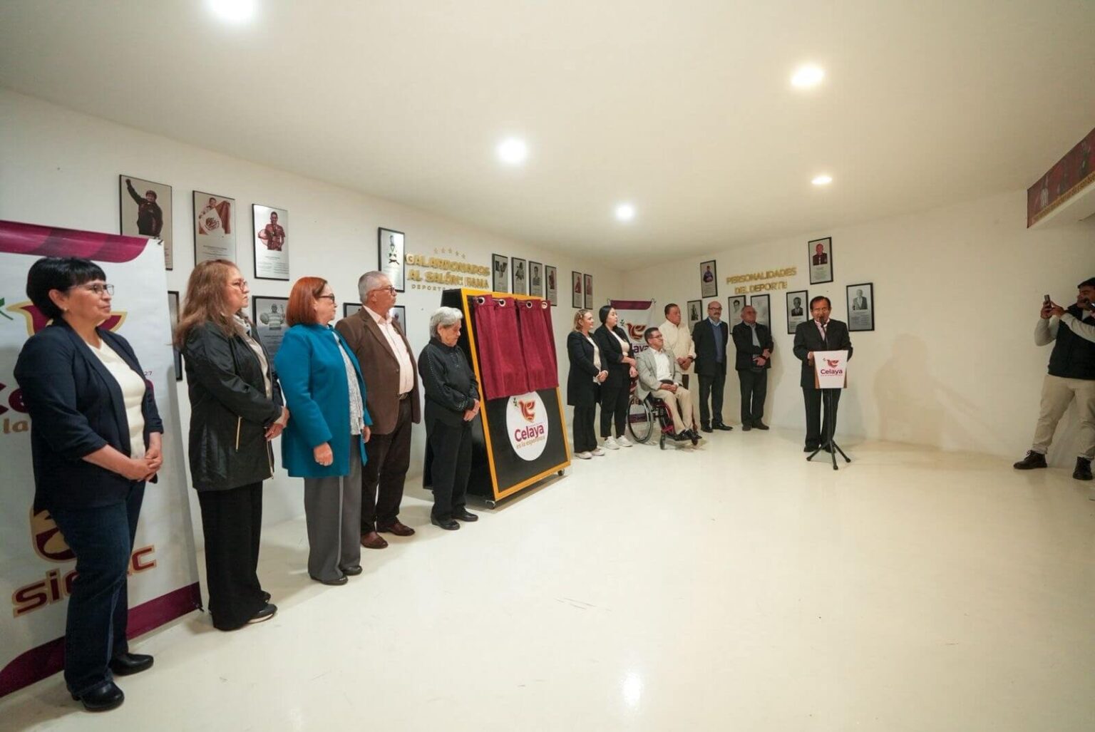 Develan placa de Ciro Soto Lara en el salón de la fama del deporte ...